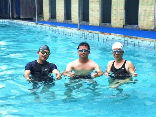 Adults Swimming Lessons: Making Waves with Swim2u Swim School ...